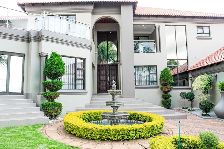 7 On Venus Apartment 2 - Polokwane