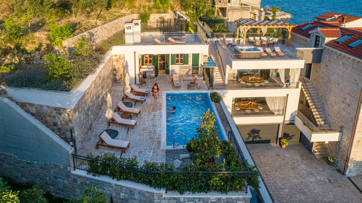 Stone Villa With Heated Pool And Jacuzzi - Podstrana