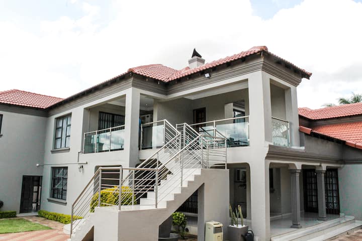 7 On Venus - Polokwane