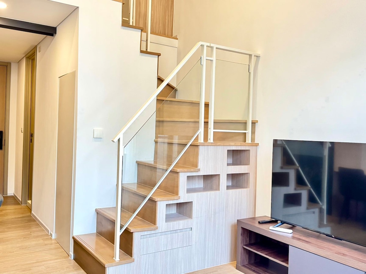 Bangkok/Rama9/Luxury Condo/Beautiful Duplex Suite/Sky Pool/Gym ...