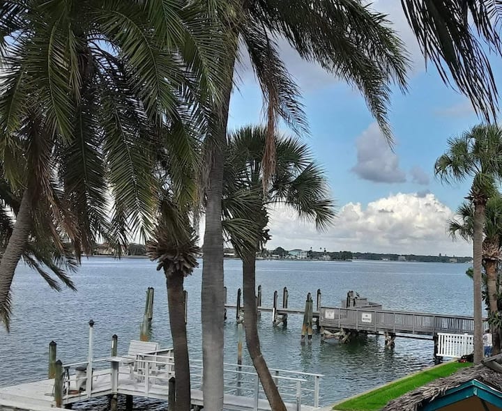 A Little Piece Of Paradise - Malyn 118 - Treasure Island, FL