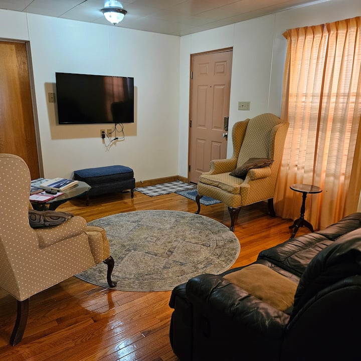 Downtown Lawrenceburg - Heart Of The City, 2-3 Bed - Hollywood Casino & Hotel Lawrenceburg