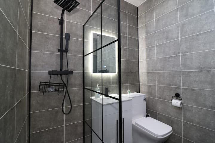 Stylish Stay | 3 Bed House | East Kilbride Glasgow - East Kilbride