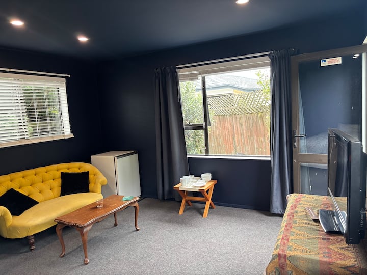 Private Sleepout Close To Christchurch Airport - Christchurch