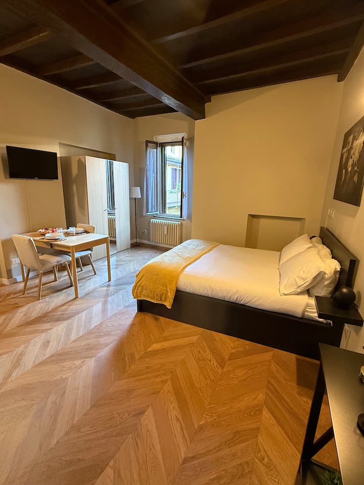 Modern Comfort In Porta Ticinese - Milan