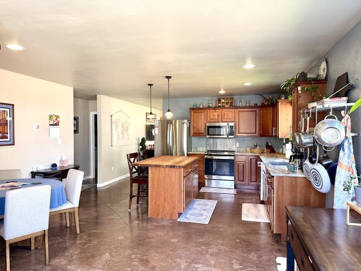 Two Family Homes In One! Hot Tub|kids Toys|dog Ok - Kalispell, MT