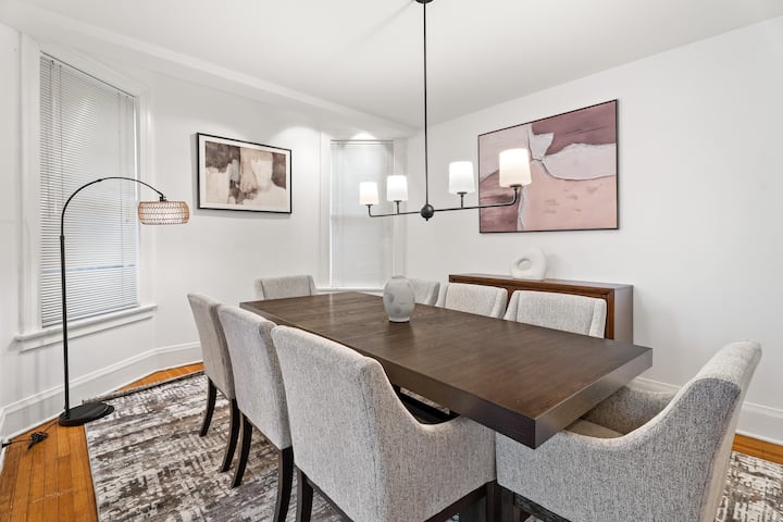 Expansive 4bd - Steps From Downtown - Oak Park - Oak Park