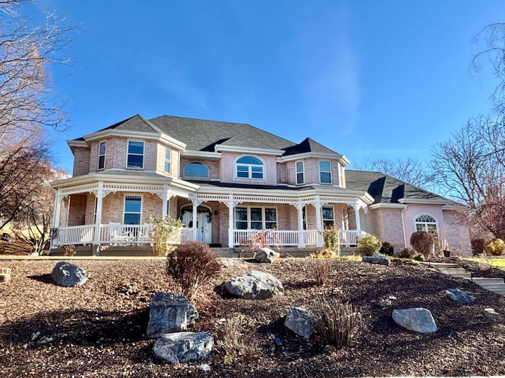 Lovely 3-bedroom Basement Suite With Kitchenette - Sundance, UT