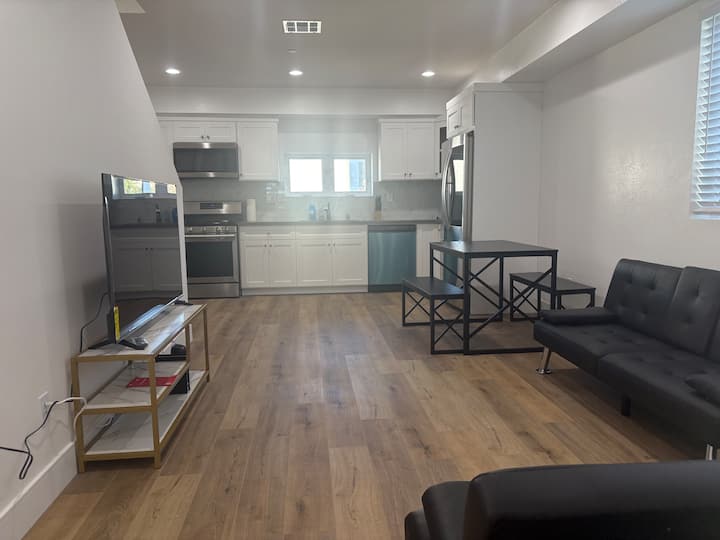 Hollywood Townhouse 3x3 - Skid Row - Los Angeles