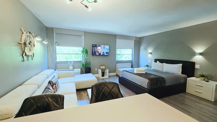 Best Price/ Best Location - Miami Beach, FL