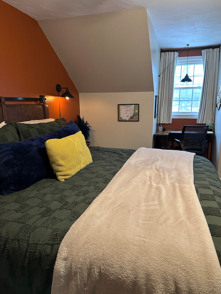 Big Private Room Near Swan Creek - Toledo, OH