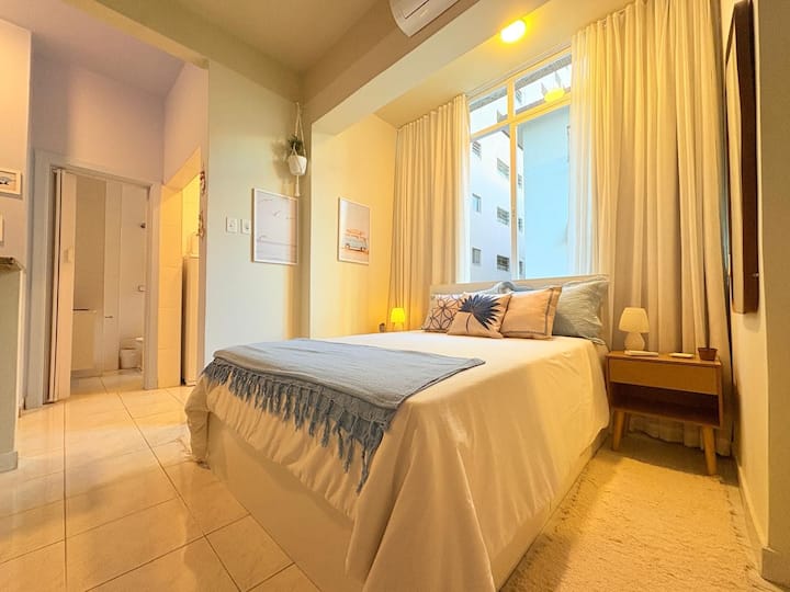 Estúdio Beira Mar/recem Montado/ Wi-fi/ Vaga - Santos