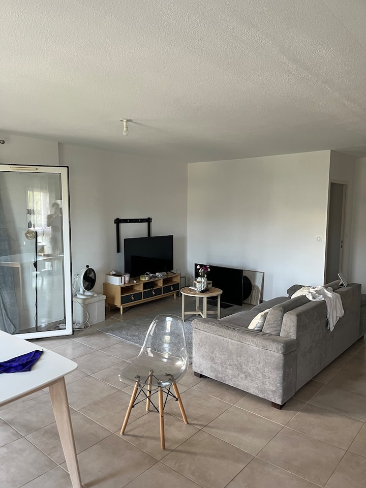 Bonjour, Je Mets Une Chambre à Louer - Ajaccio