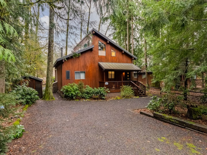 The Riverside Retreat | Skiing | Hiking | Hot Tub - Oregon