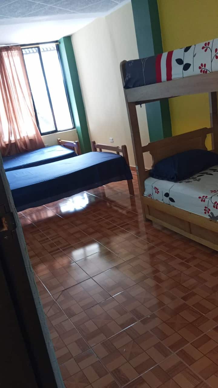 Habitación Femenina Con Baño Compartido 
4 - Ipiales