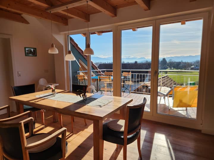 Eco Apartment: Alpine Views, Garden & Pool - Lac de Constance