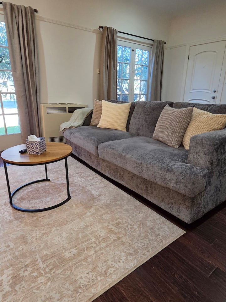 206d - 2 Blocks Away From 3rd Street Promenade! - Santa Monica, CA