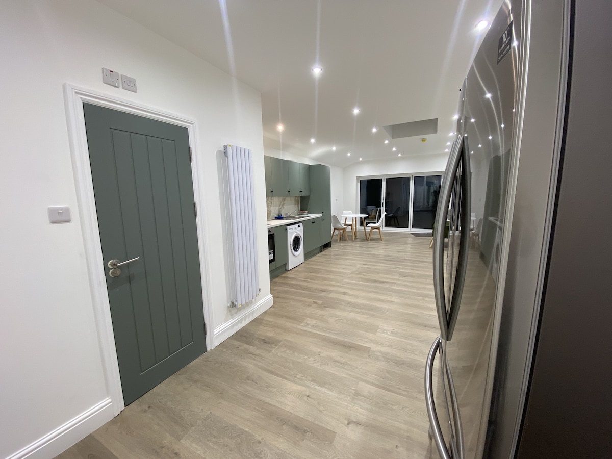 2 habitaciones privadas en un moderno 6BR | East Ham, Londres - Casas ...