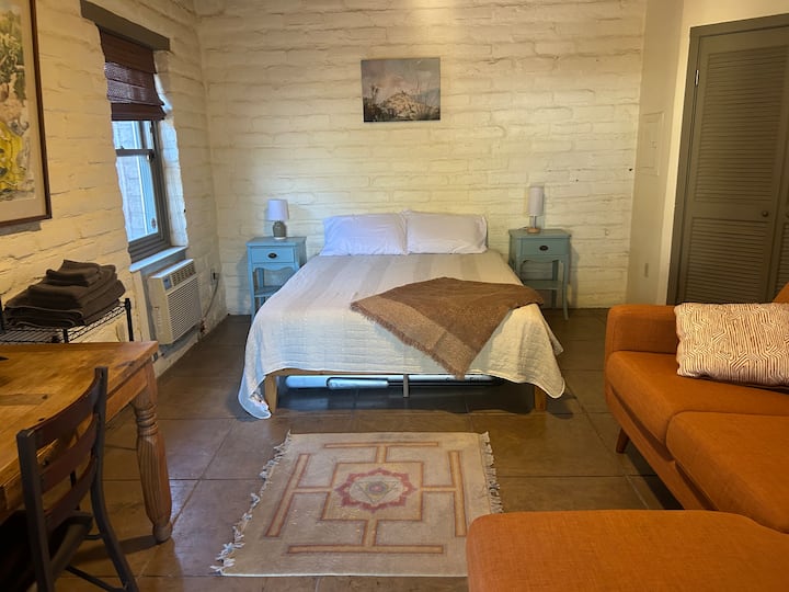 Simple & Sweet Spot In Historic Downtown Barrio - Tucson, AZ