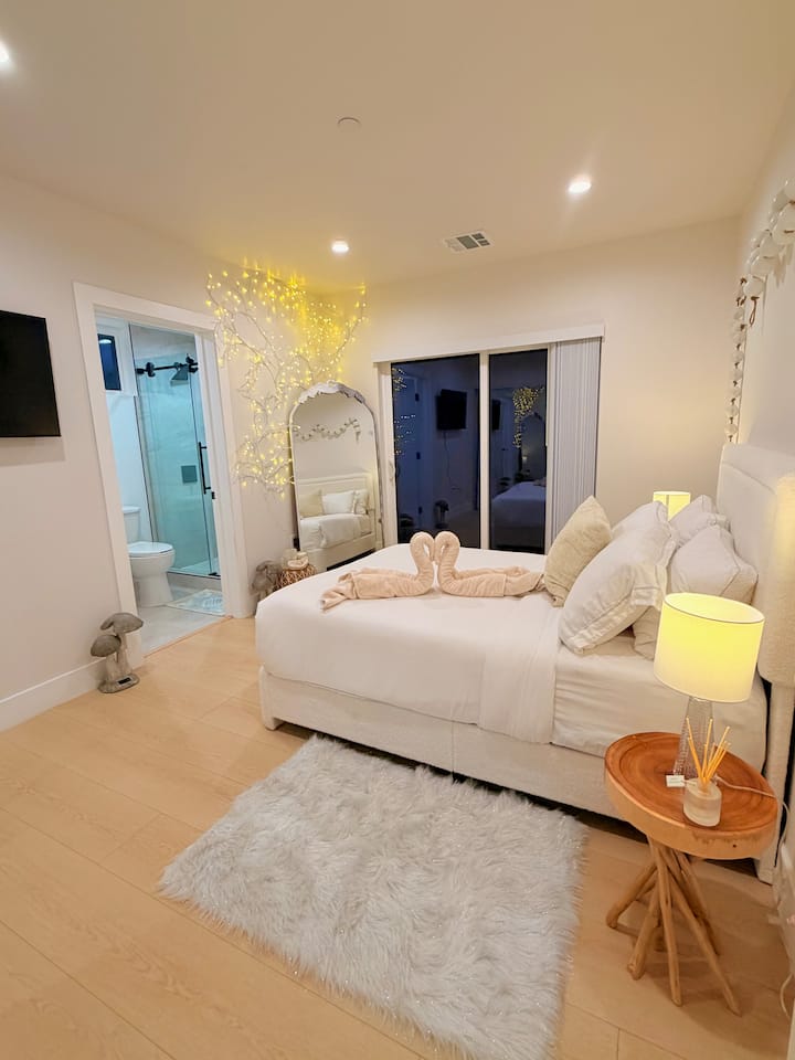 Hollywood Mystical Room •Private Bath•walk Of Fame - Los Angeles, CA
