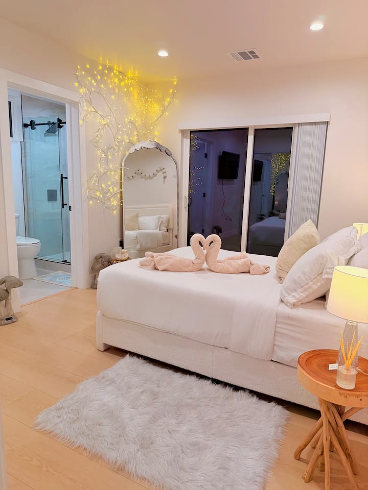 Hollywood Mystical Room •Private Bath•walk Of Fame - Los Angeles, CA