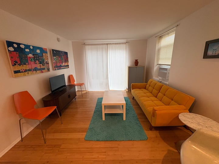 Modern, Open 1 Br Apt, Great Location 16th & South - Philadelphia, PA