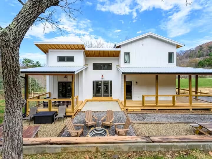 Cozy Luxury Farmhouse, Minutes To Downtown & Brpw - Asheville, NC