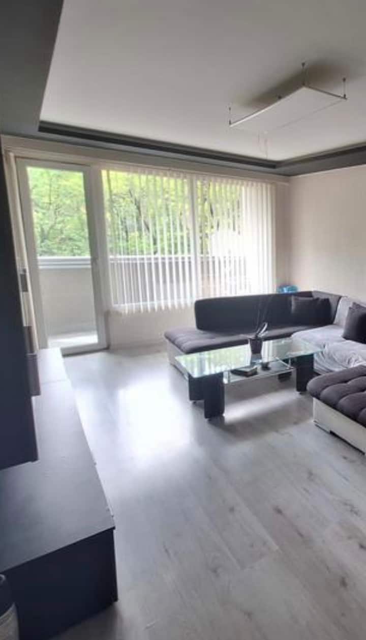 Уютен апартамент зона спорт близо ресторанти също - Kyustendil