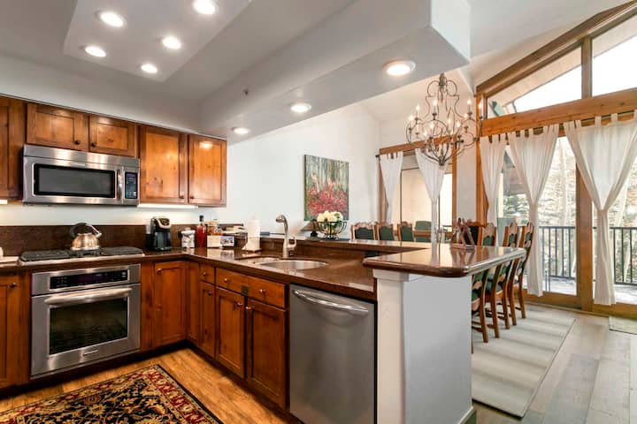 Platinum 4 Bedroom 4 Bath 150 Yds To Gondola - Vail, CO