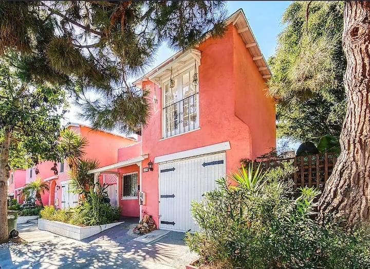 Charming 2br Home • Close To Everything - West Hollywood, CA