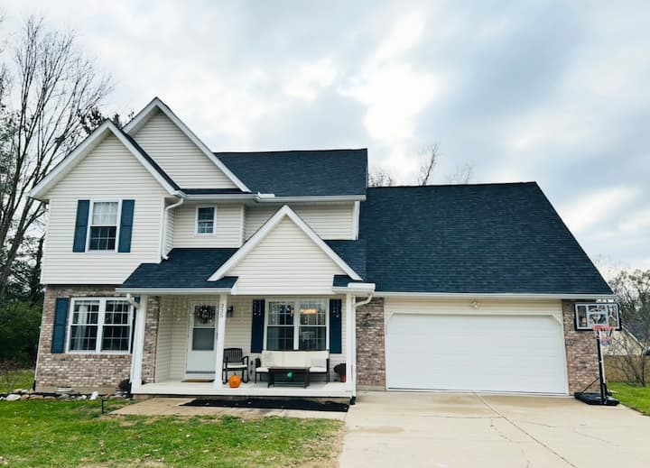 Big House 10 Mins From Iu Sleeps 8 Persimmon Place - Bloomington, IN