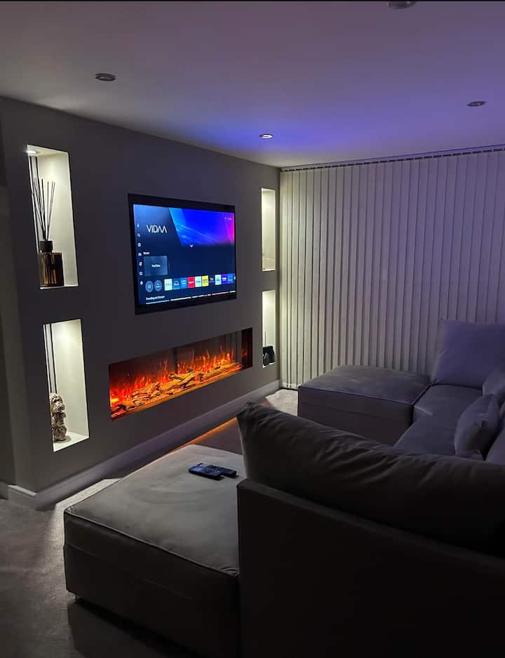 Spacious Two-bedroom Apartment, South Yorkshire - Barnsley