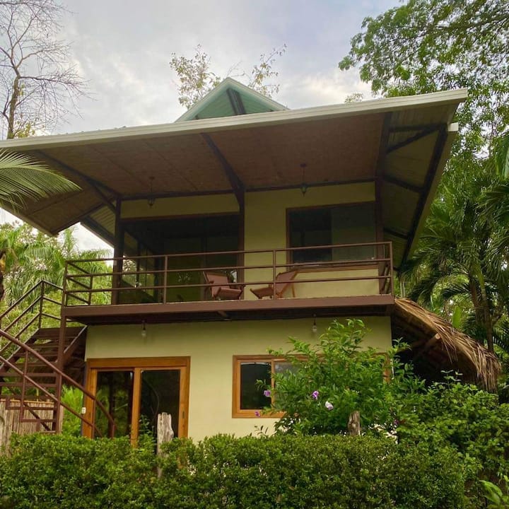 Jazlyn Lodge - Paquera