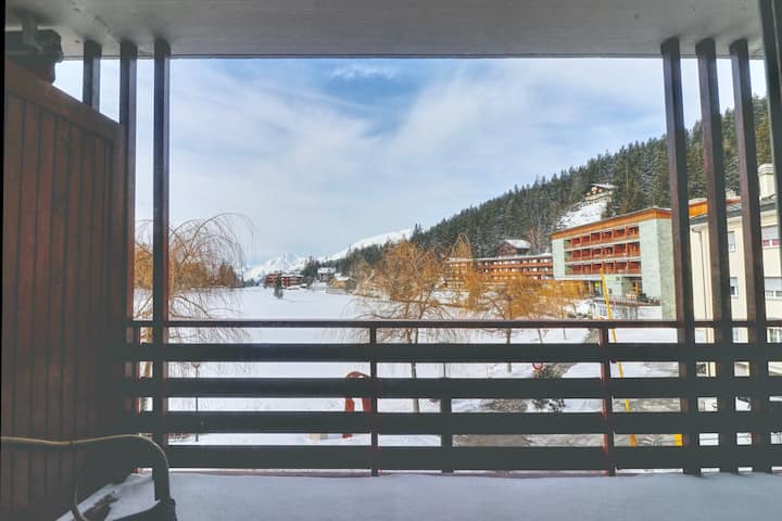 Vue Lac Et Montagnes Au Coeur De Crans-montana - Crans-Montana