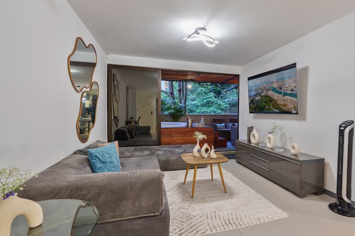 Provenza Apt | Balcony, Terrace + Jacuzzi & A/c - Medellín