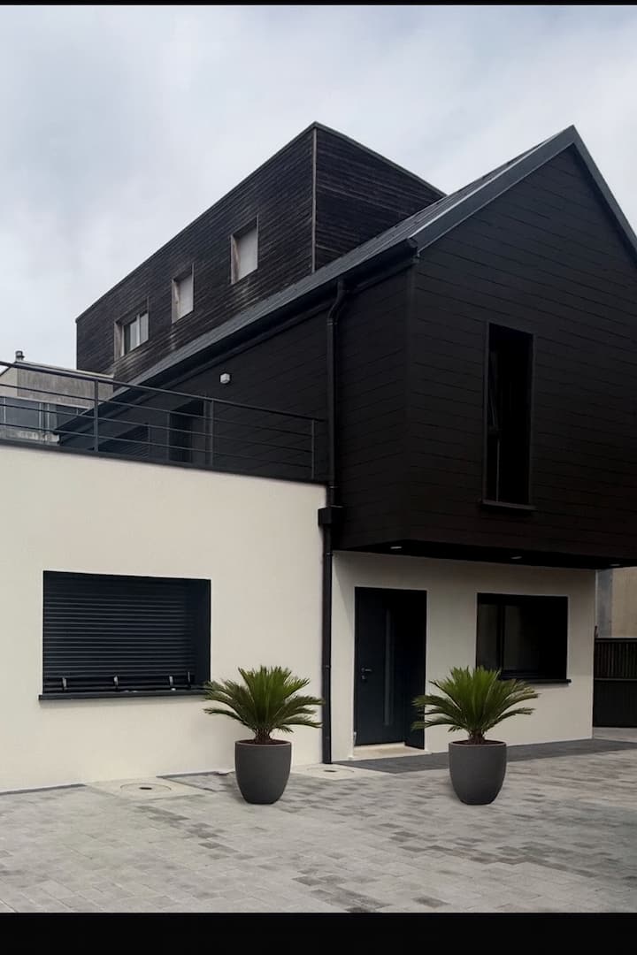 Maison Neuve Au Centre-ville+ Parking Privé - 迪戎