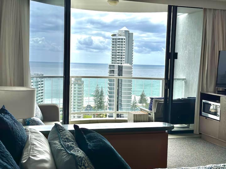 Ocean View Studio L Spa L Balcony L Free Parking - Broadbeach