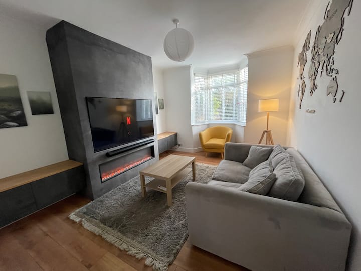 Modern 2bed York Retreat | En-suite Jacuzzi Bath - York