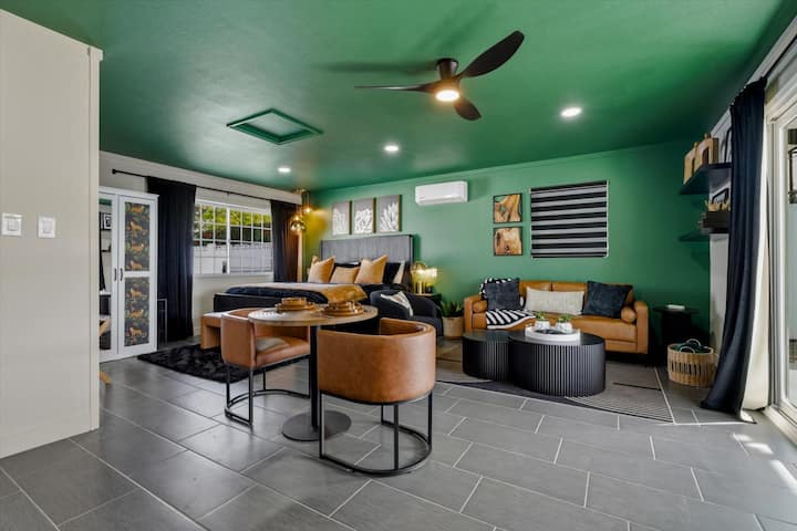 Uptown Bungalow - Walk To Restaurants & More! - Phoenix, AZ