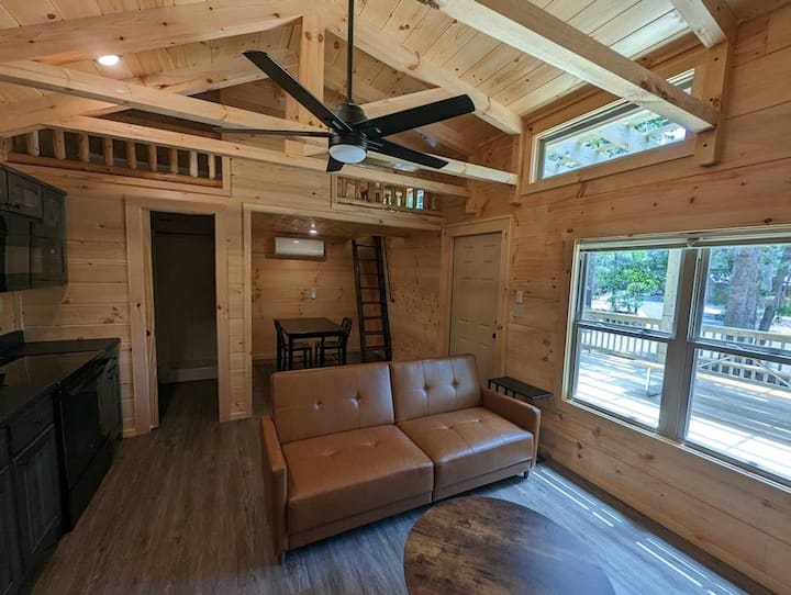 Boo Boo Bungalow Pet Friendly - Rose Lake, Coldwater