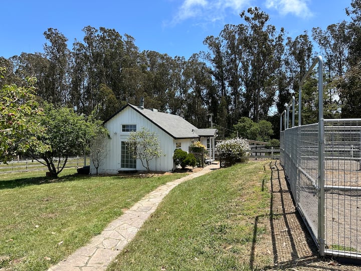 Beautiful Cottage On Private Equestrian Estate - 마린 카운티