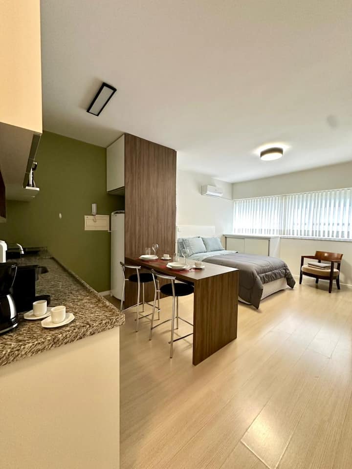 Studio Para 2 Pessoas -A/c, Piscina, No Centro Civ - Curitiba