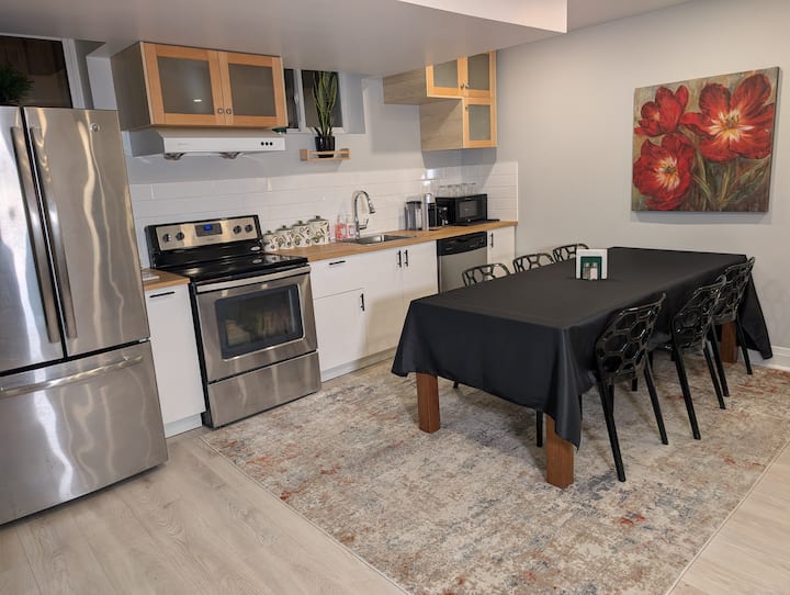 New, Elegant 4-bdrm Bsmt Suite - Downtown Brampton - Brampton
