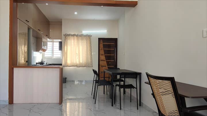 Attractive 3bhk Near Btm Layout 401 - Bengaluru