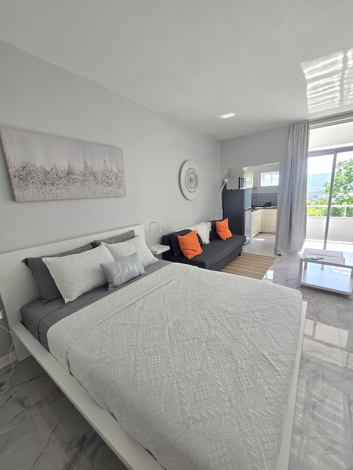 Krasota Studio - Montego Bay