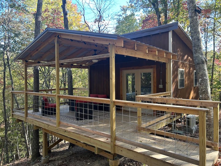 Treehouse In The Woods!
“Squirrel’s Nest” - Watts Bar Lake, TN