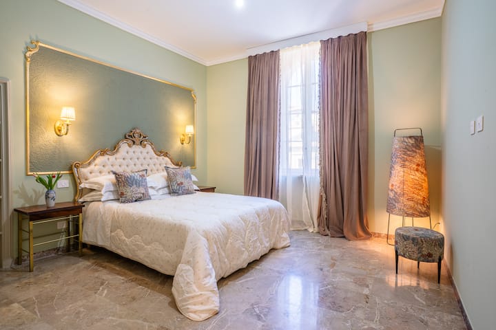 Deluxe Square View 4* • 21 Mq • Siena - Siena