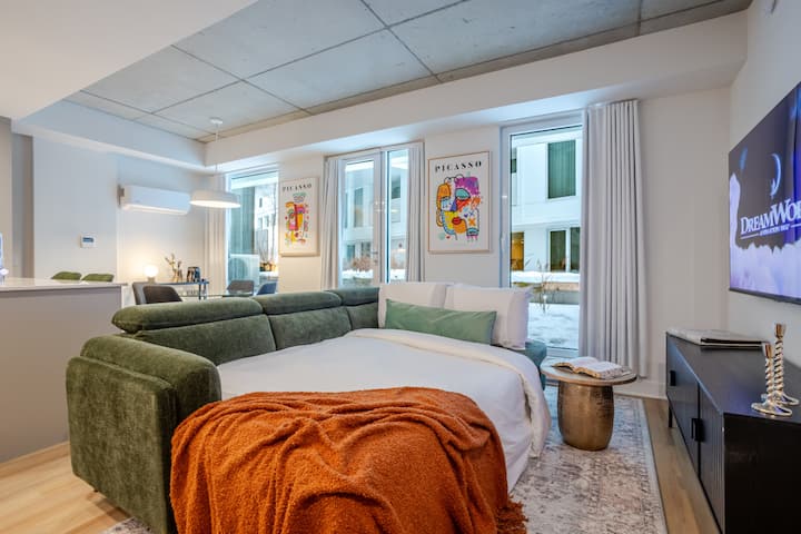 Montreal Hideaway | Free Parking & Ev - Montreal