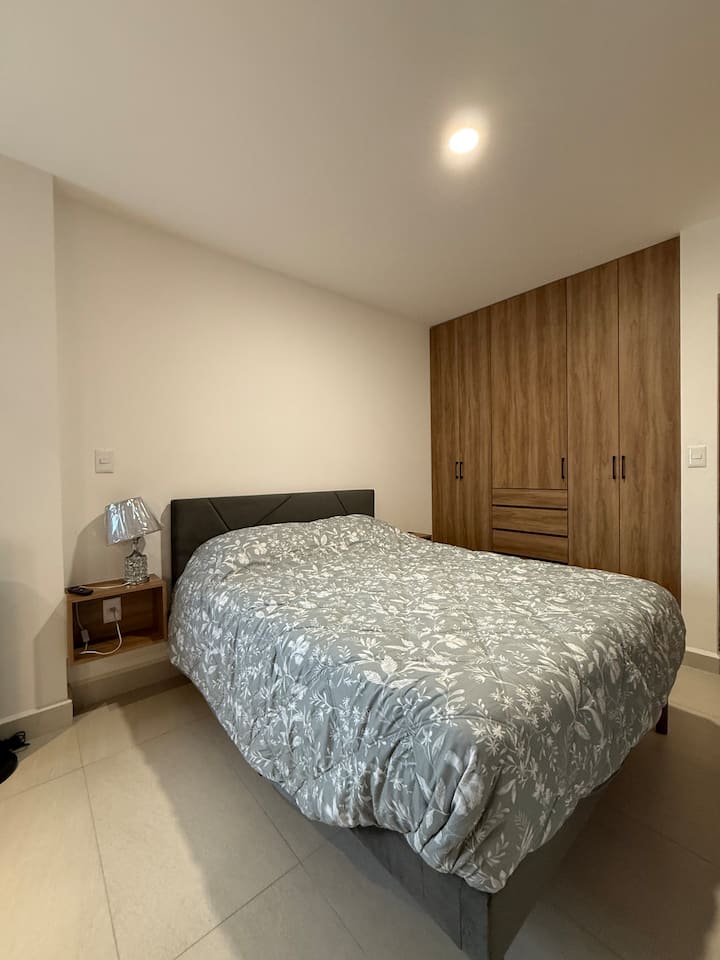 Práctico Y Céntrico Alojamiento Tipo Loft. - León