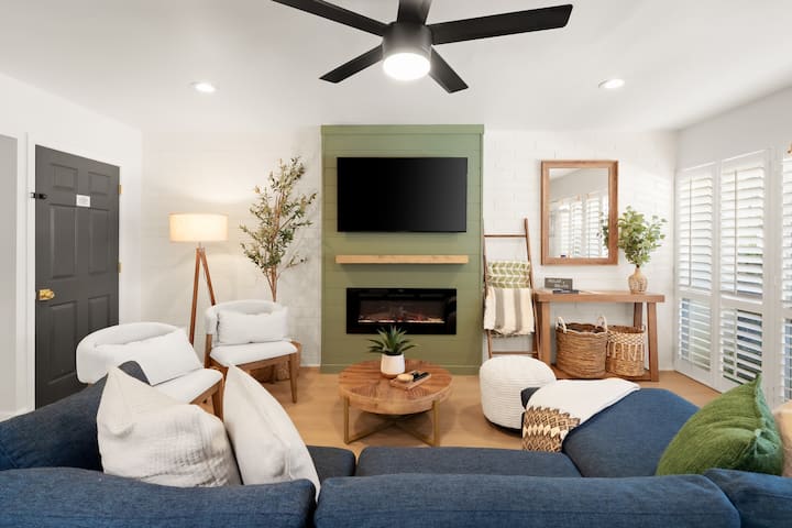 Quiet 2br • King + Queen • W/d • 5 Min To Old Town - OdySea Aquarium, Scottsdale